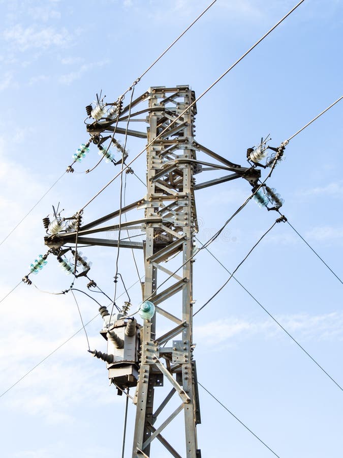 Bijzonder van een Pyloon stock foto. Image of infrastructuur - 63188718