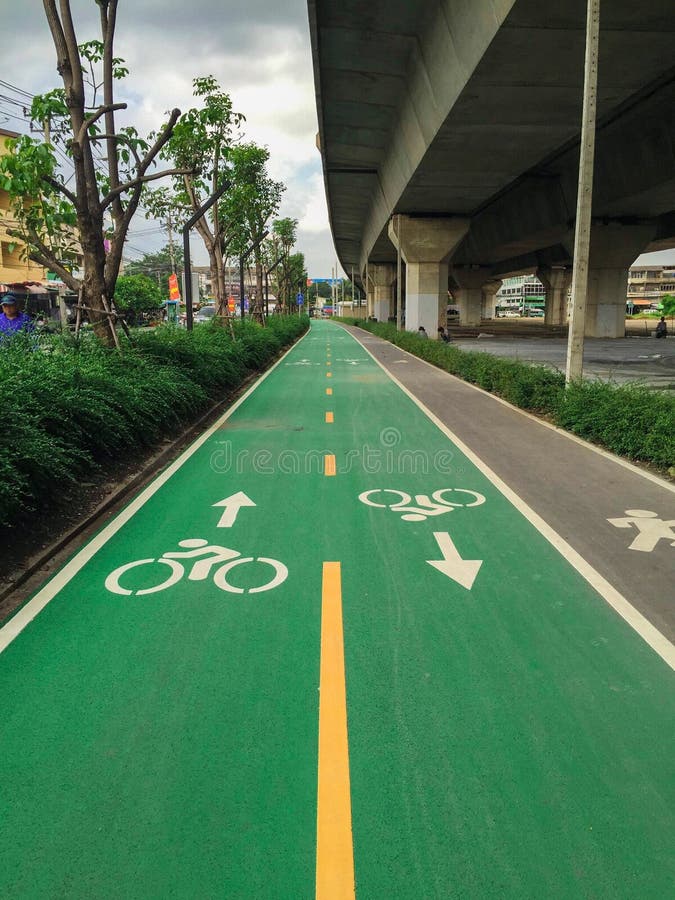 Bike Lane Closed, NYC, USA editorial stock photo. Image of bike - 99974608
