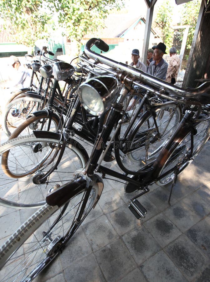 Merchants Tire Logo Stock Photos - Free & Royalty-Free Stock Photos ...