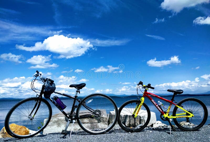 Bikes with the landscape editorial image. Image of island - 95747825