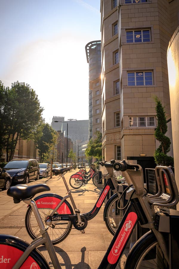 Bikes in London editorial photography. Image of britain - 121063502