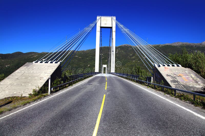 Bilbro arkivfoto. Bild av montering, berg, stad, bygd - 20943816