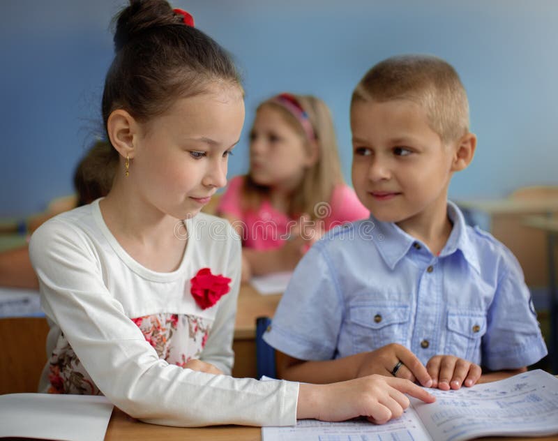 Bildungskonzept, Schulkinder Stockfoto - Bild von leute, glücklich ...