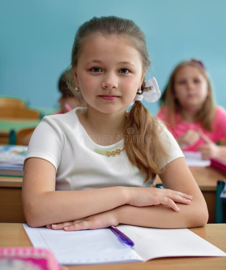 Bildungskonzept, Schulkinder, Lektion Stockfoto - Bild von kindheit ...