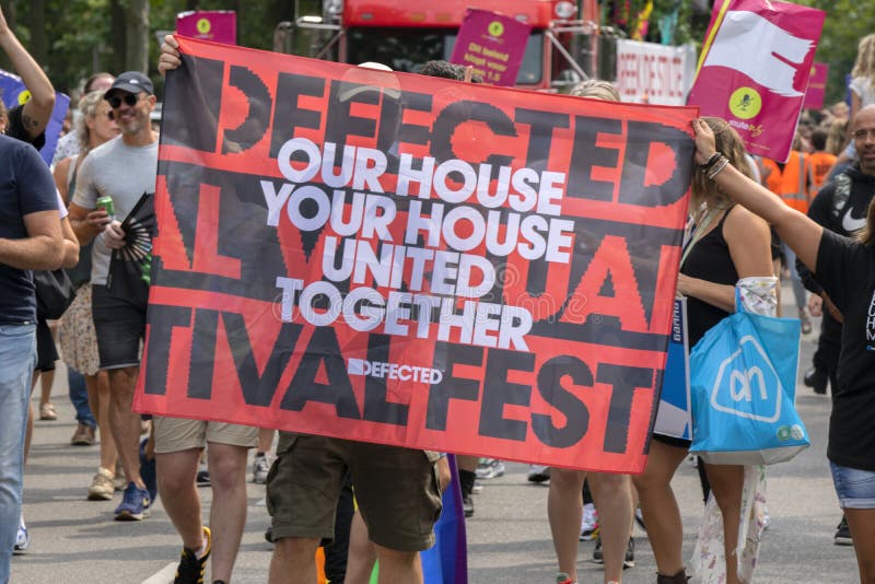 Defected editorial photo. Image of airline, aircraft - 18502821