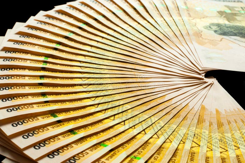 Seis Billetes De Banco Del Ugandan Foto de archivo - Imagen de estudio ...