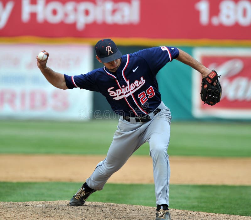 Billy Barber pitching editorial photo. Image of spiders - 19647826