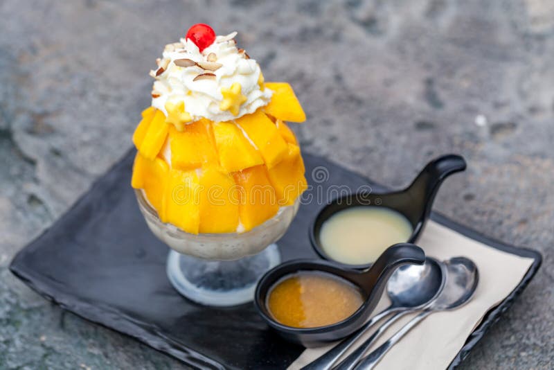 Bingsu Mango. Fruit Ice Cream Stock Photo - Image of green, mango: 96689108