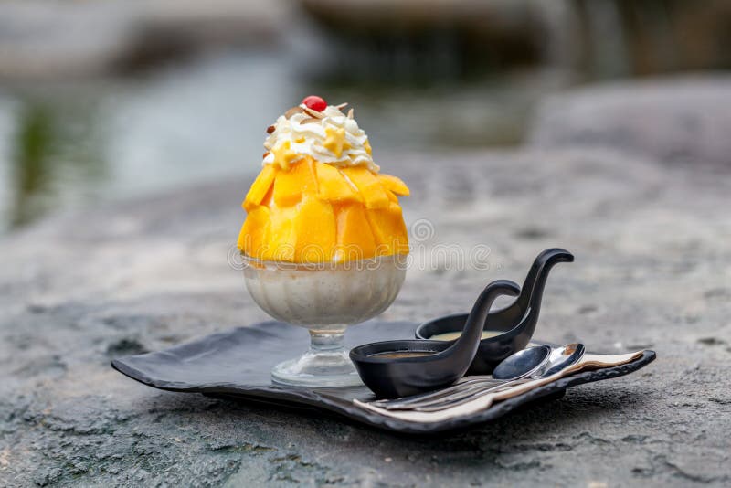 Bingsu Mango. Fruit Ice Cream Stock Photo - Image of korean, relaxing ...