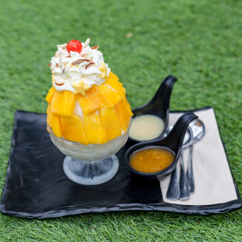 Bingsu Mango. Fruit Ice Cream Stock Photo - Image of green, mango: 96689108