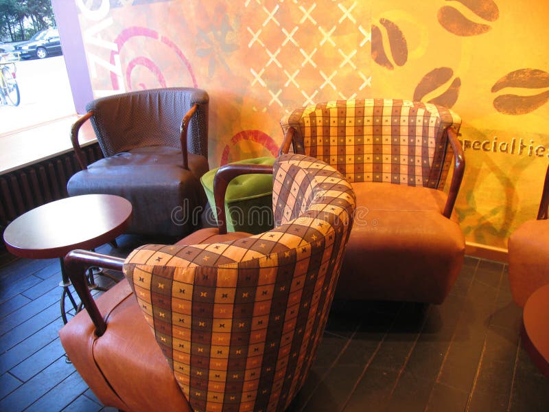 Binnen de koffiewinkel stock afbeelding. Image of stoelen - 17555