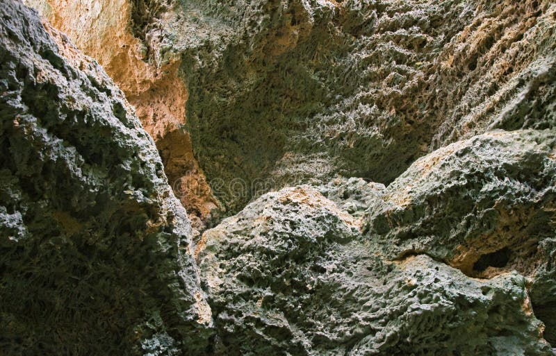 Binnen een hol stock foto. Image of textuur, doorstaan - 12760894