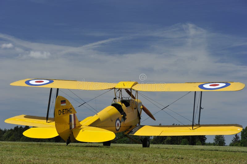 1942 Yellow DH82 Tiger Moth Bi-plane Stock Photo - Image of propeller ...