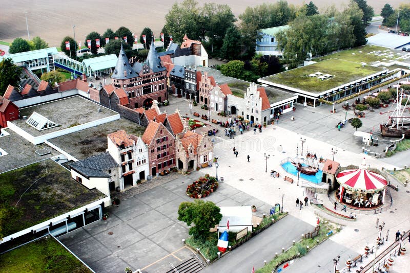 Bird fly Sommerlook stock photo. Image of backyard, wildlife - 265364386