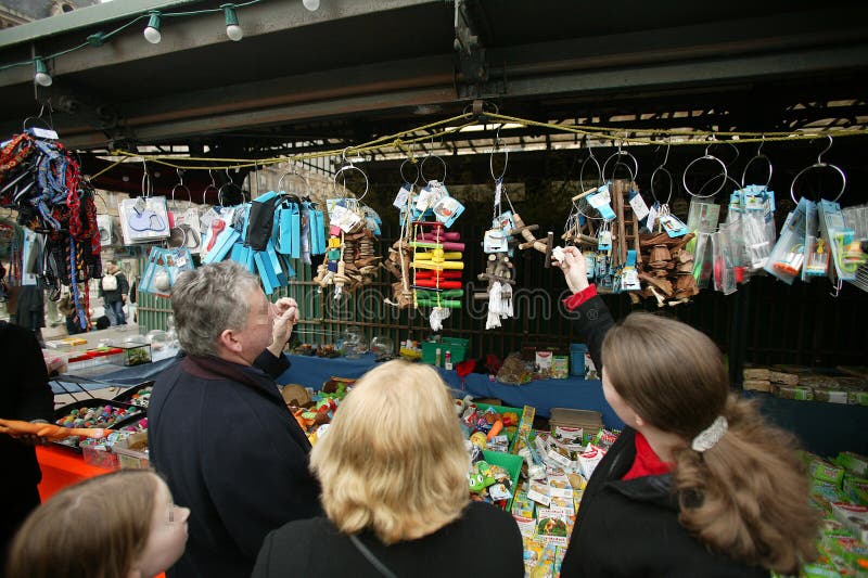 Bird Market on Ile De La Cite in Paris Editorial Image - Image of ...