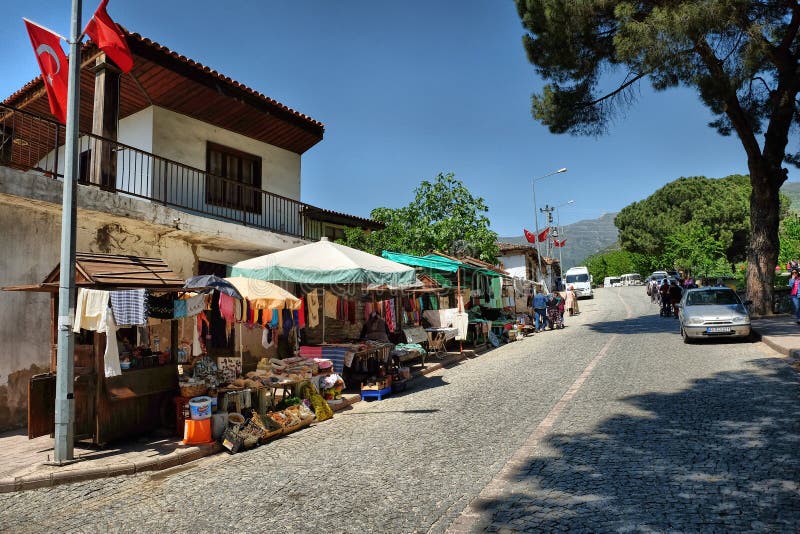 Ciudad de Birgi fotografía editorial. Imagen de esmirna - 136622272