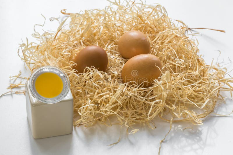 Birnen GU10 LED Sehen Wie Eigelb Eines Eies Im Eihalter Und -eiern Aus ...