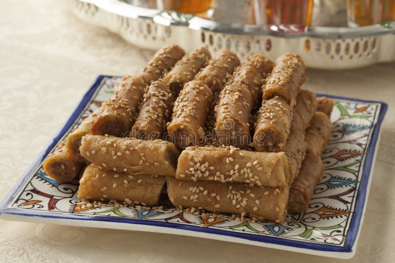 Biscotti E Tè Marocchini Festivi Tradizionali Immagine Stock - Immagine ...