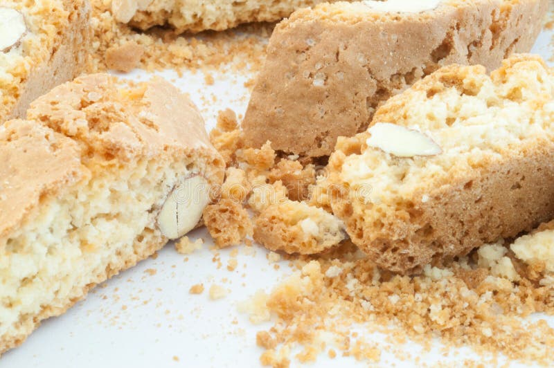 Biscotti italiani tipici immagine stock. Immagine di marrone - 47256149