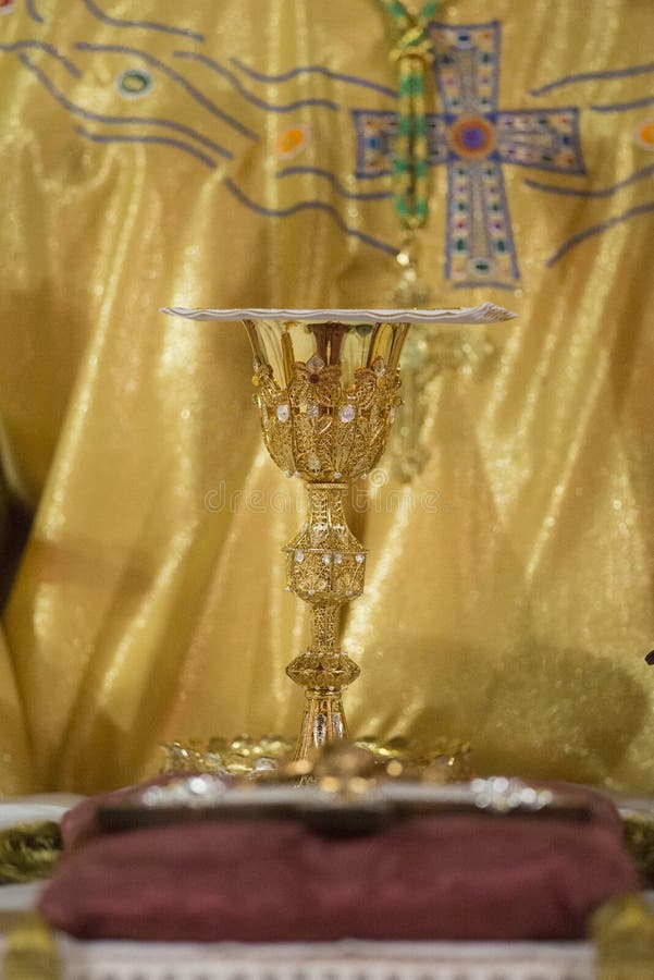 The Holy Bread in the Rite of Eucharist Stock Image - Image of minister ...