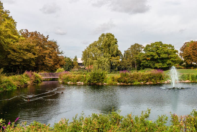 Bishops Park Along the River Thames in Winter, Fulham, Borough of ...