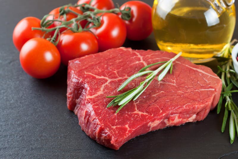 Bistecca Di Manzo Fresca Della Carne Cruda Immagine Stock - Immagine di ...