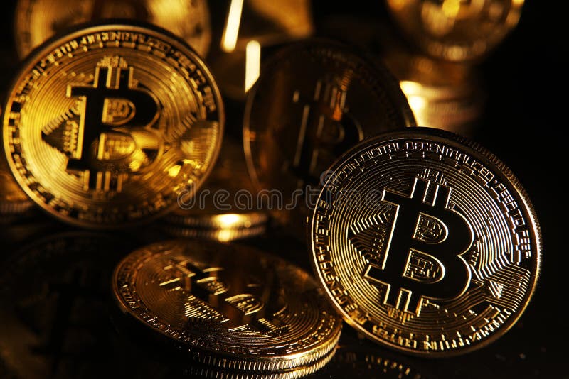Bitcoin Brillante Brillante, Monedas De Oro Foto de archivo - Imagen de ...