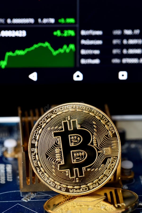 Bitcoin cripto di valuta fotografia stock. Immagine di monete - 108723764