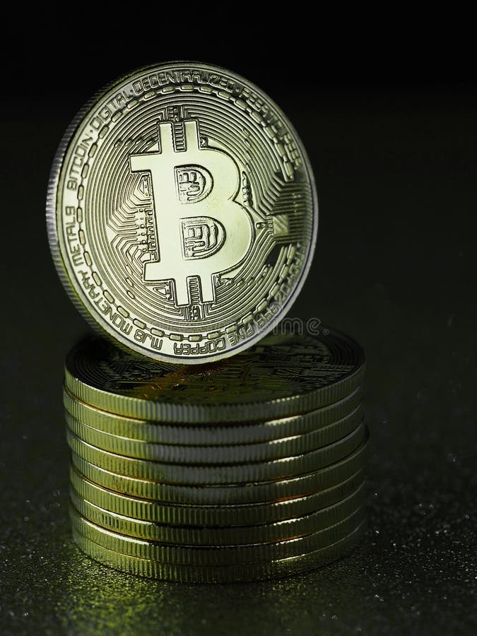 Bitcoins - Moedas Do Cryptocurrency Foto de Stock - Imagem de anônimo ...