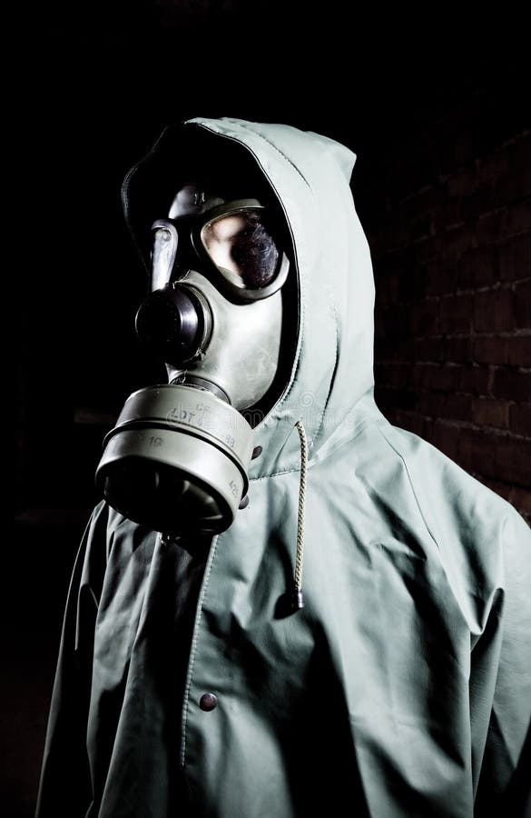 Bizar Portret Van De Mens in Gasmasker Stock Foto - Image of productie ...
