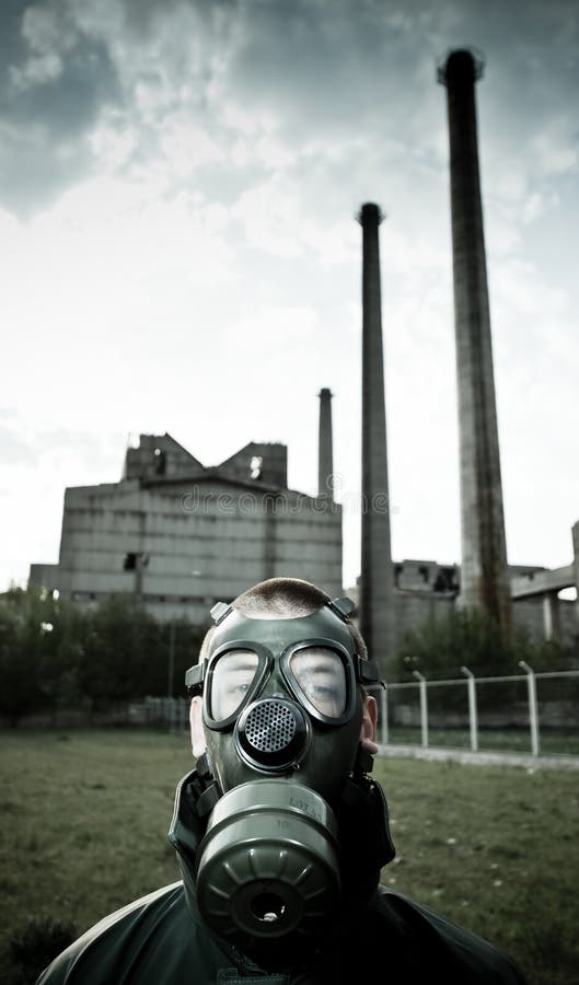 Bizar Portret Van De Mens in Gasmasker Stock Afbeelding - Image of smog ...