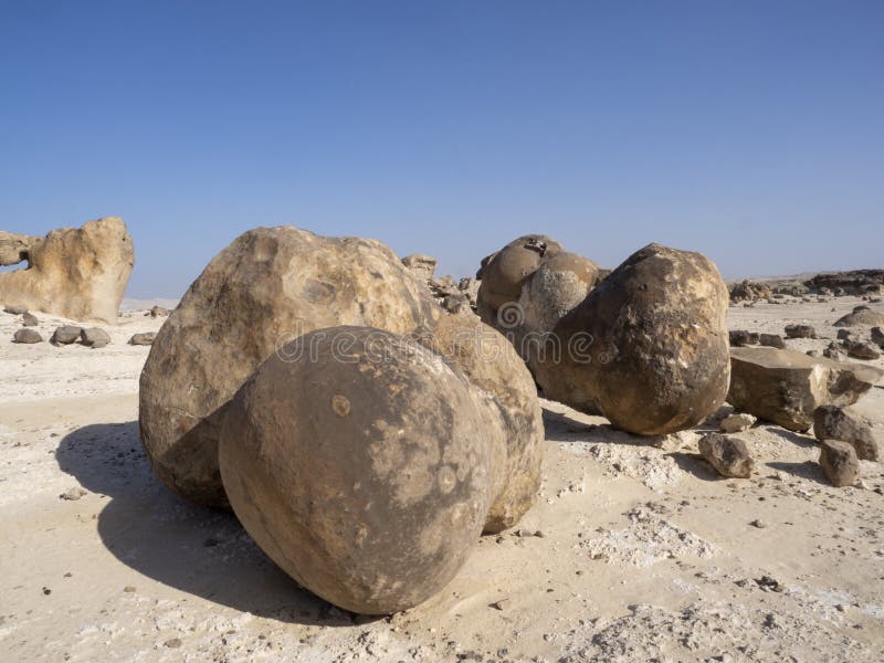 Bizarre Boulder Formation in Rok Garden Reserve in the Desert, Oman ...