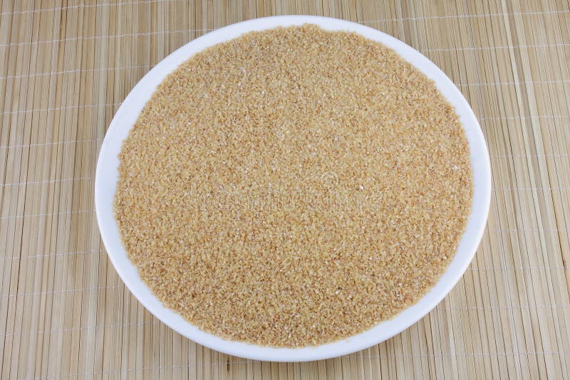 Blé cassé du plat image stock. Image du texture, agriculture - 37409607