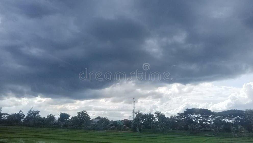 Black Clouds Like it& X27;s Going To Rain Stock Image - Image of like ...