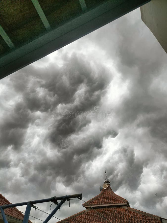 Black Clouds are a Sign of Rain Stock Image - Image of rain, darkness ...