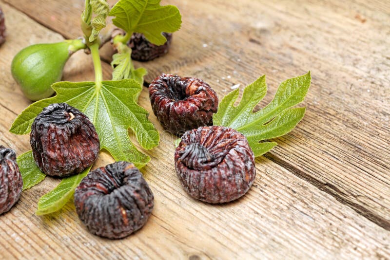 Black Dried Leave Tea Explode. Small Fine Size Tea Leaf Flying ...