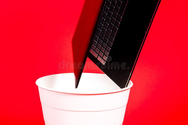 288 Laptop Trash Bin Stock Photos - Free & Royalty-Free Stock Photos ...