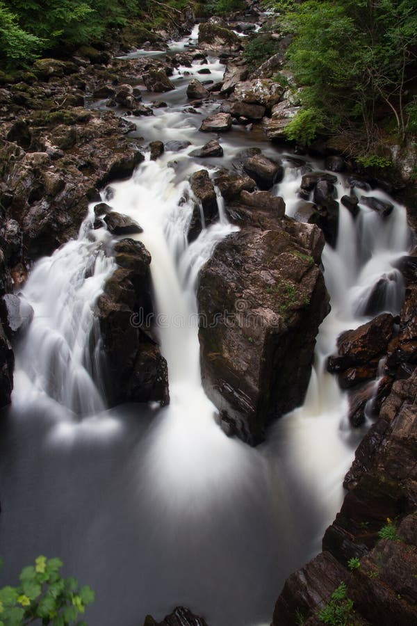 Black Linn Falls at the Hermitage Near Dunkeld in Early Autumn Stock ...