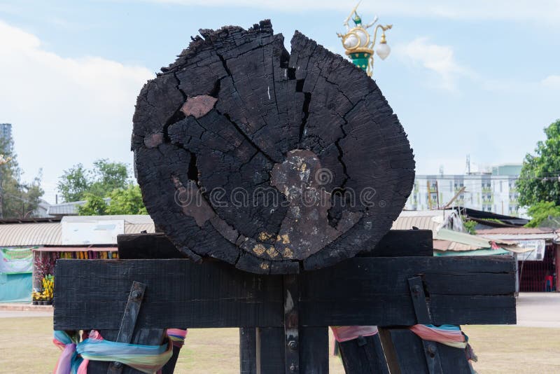 Black Log with Tree-color Cloth Stock Photo - Image of circular, cloth ...