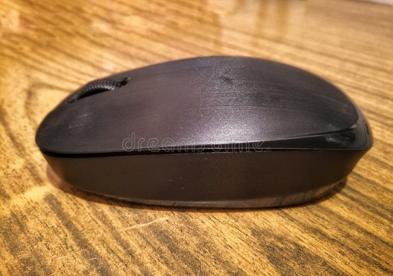 Black mouse editorial photo. Image of detail, wifi, mouse - 107399181
