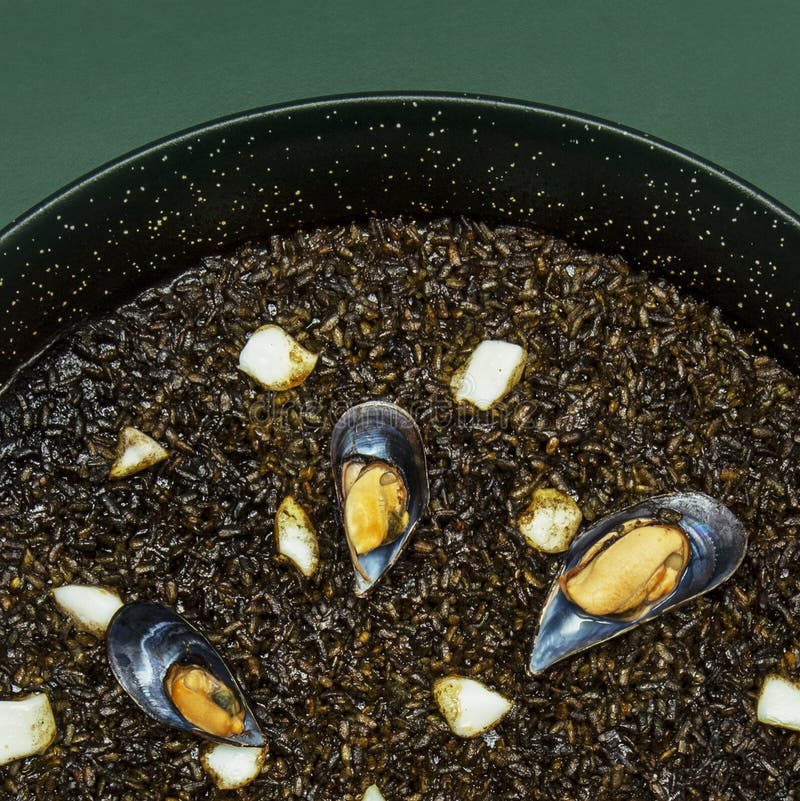 Black Paella: Squid Ink and Black Rice, a Visually and Tastefully ...