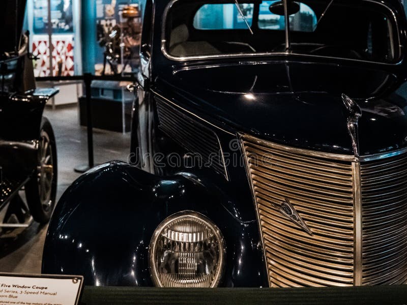 Black Retro Car in the Museum Editorial Photography - Image of ...