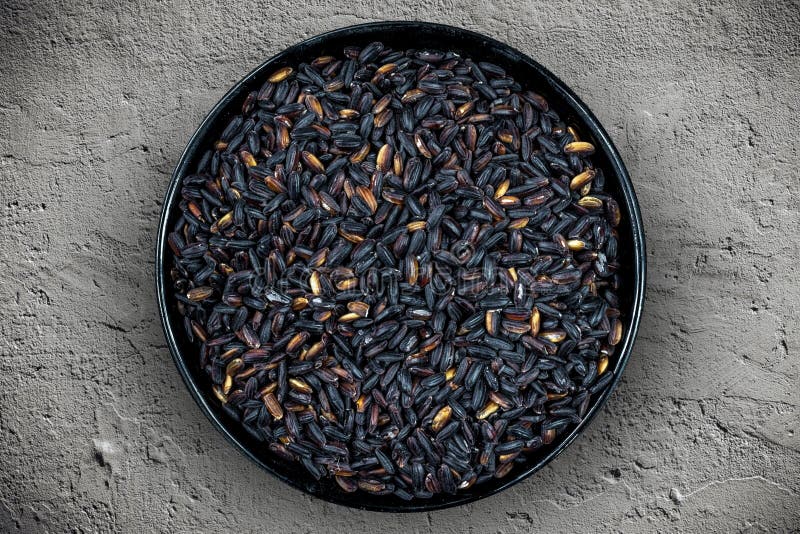 Black Venus Rice Pile Isolated on White Background Stock Photo - Image ...