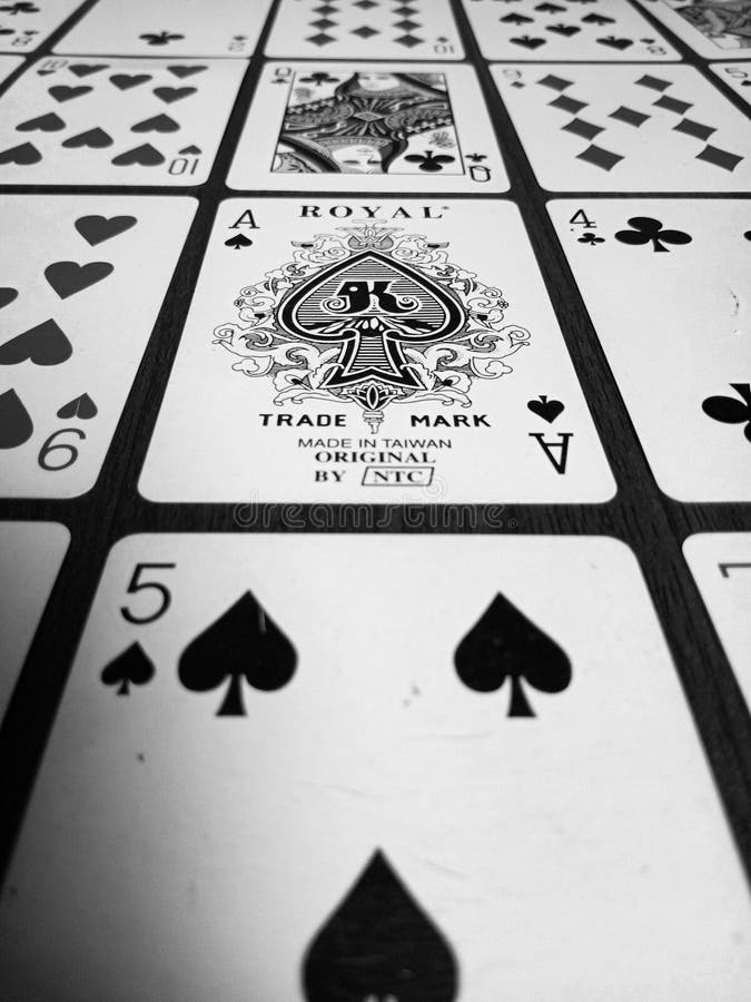 Playing cards editorial photography. Image of design - 178587217