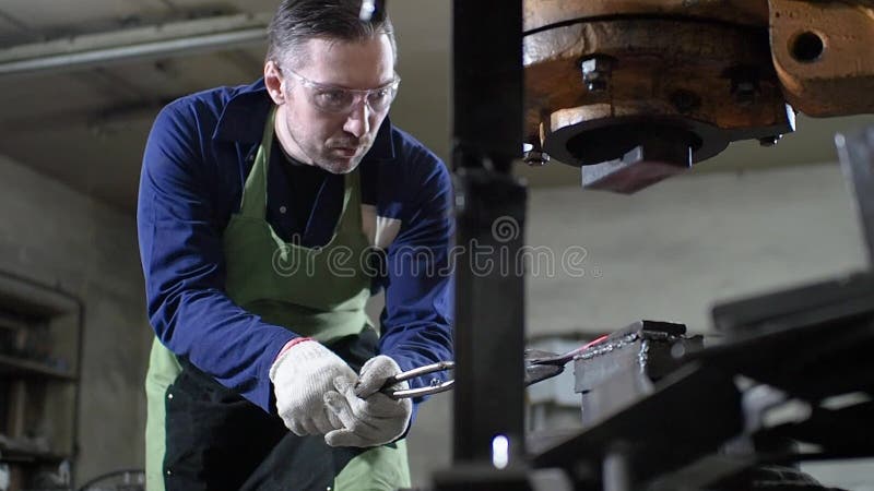 Automatic Hammering - Blacksmith Forging Red Hot Iron on Anvil, Extreme ...