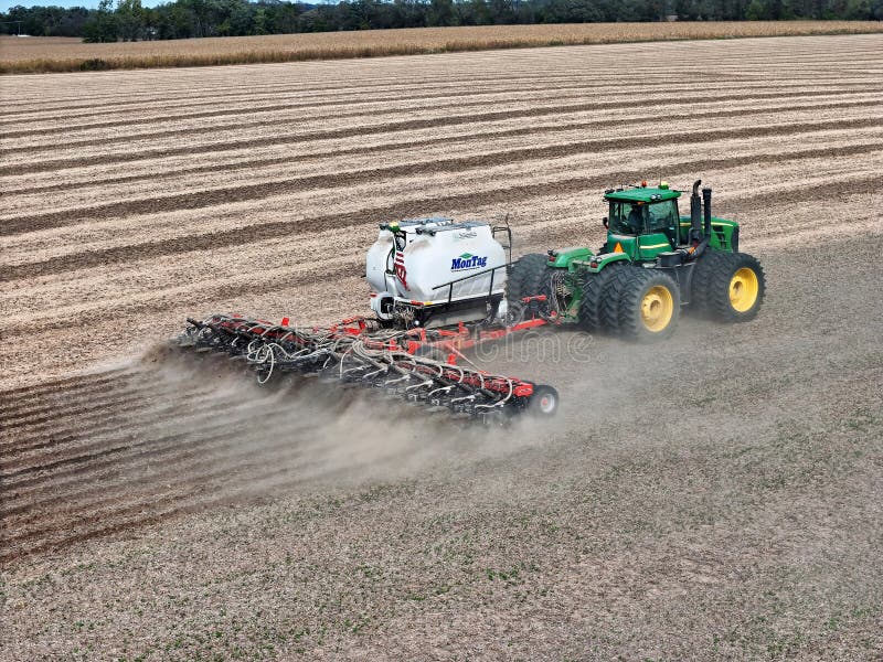 John Deere 9630 Tractor with Triple Wheels Pulling a KUHN Krause ...