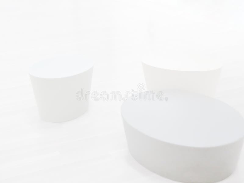 Blanco En Los Objetos Blancos Imagen de archivo - Imagen de grupo ...