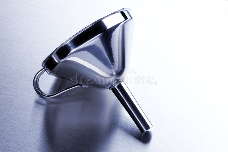 Tratt isolerad metall arkivfoto. Bild av isolerat, stänga - 11007318