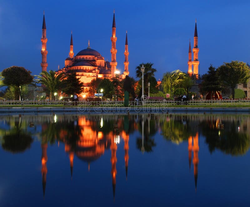Blaue Moschee - Istanbul stockbild. Bild von moslems, islam - 6883855
