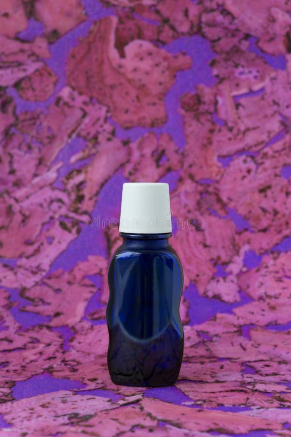 Blaue Phiole Der Leeren Glasphiole Auf Einem Hintergrund Stockbild ...